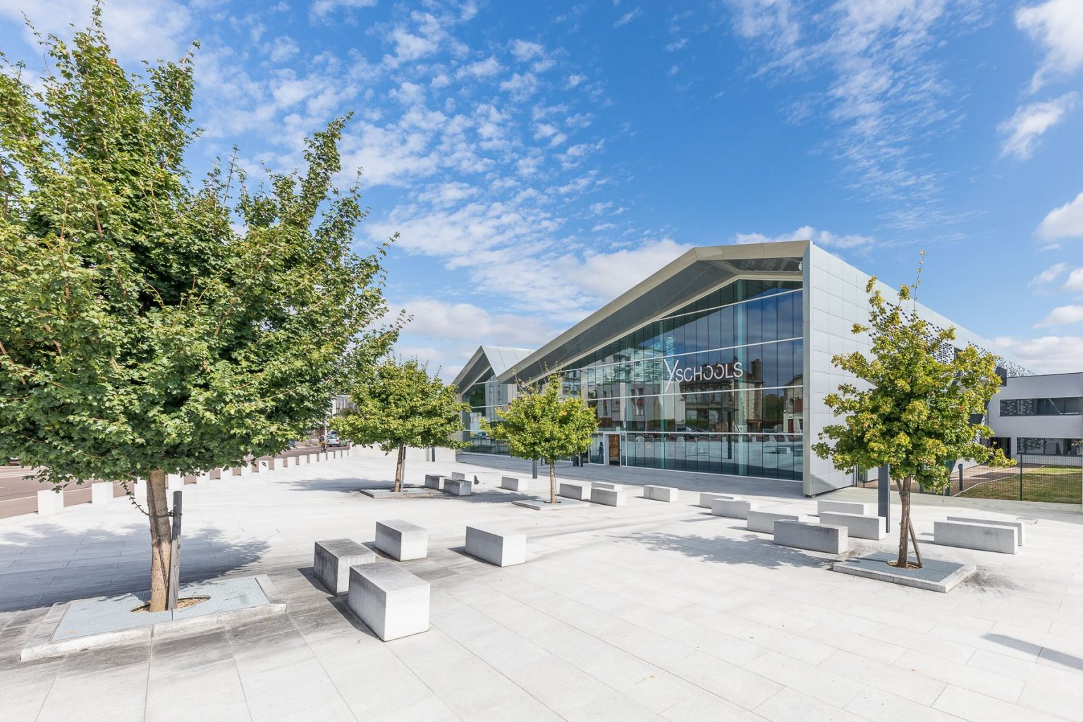 Y SCHOOLS renouvelle le label BSIS ! - Objectif AST